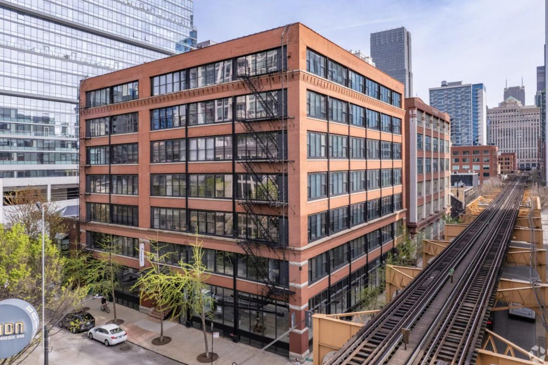 Chicago office building being converted into 66 residential units ...